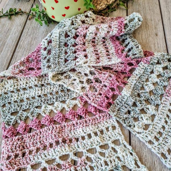 Super Quick Chunky Crochet Cowl - Bandana Cowl - Sandra Stitches